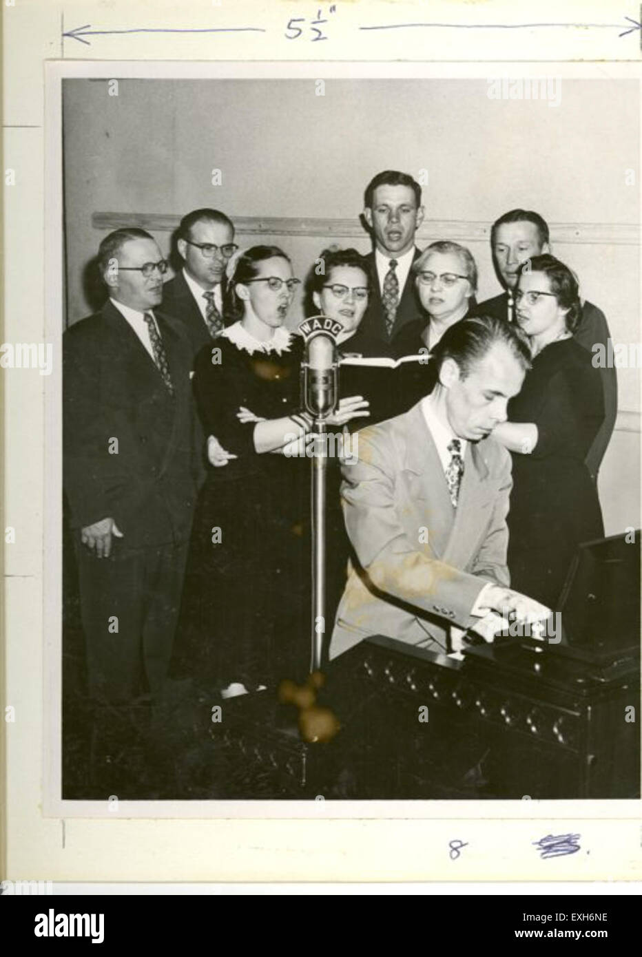 The Calvary Hour Musical Group, led by Bill and Bob Detweiler, performs ...