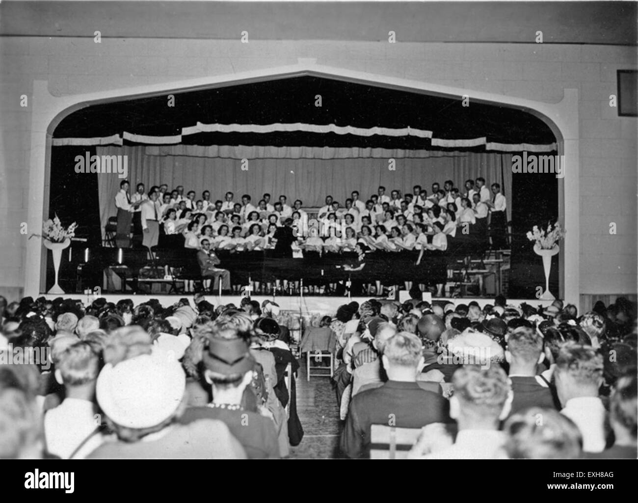 1950 General Conference Mennonite Church meeting 1 Stock Photo - Alamy 1950 General Conference Mennonite Church meeting 1 Stock Photo - Alamy