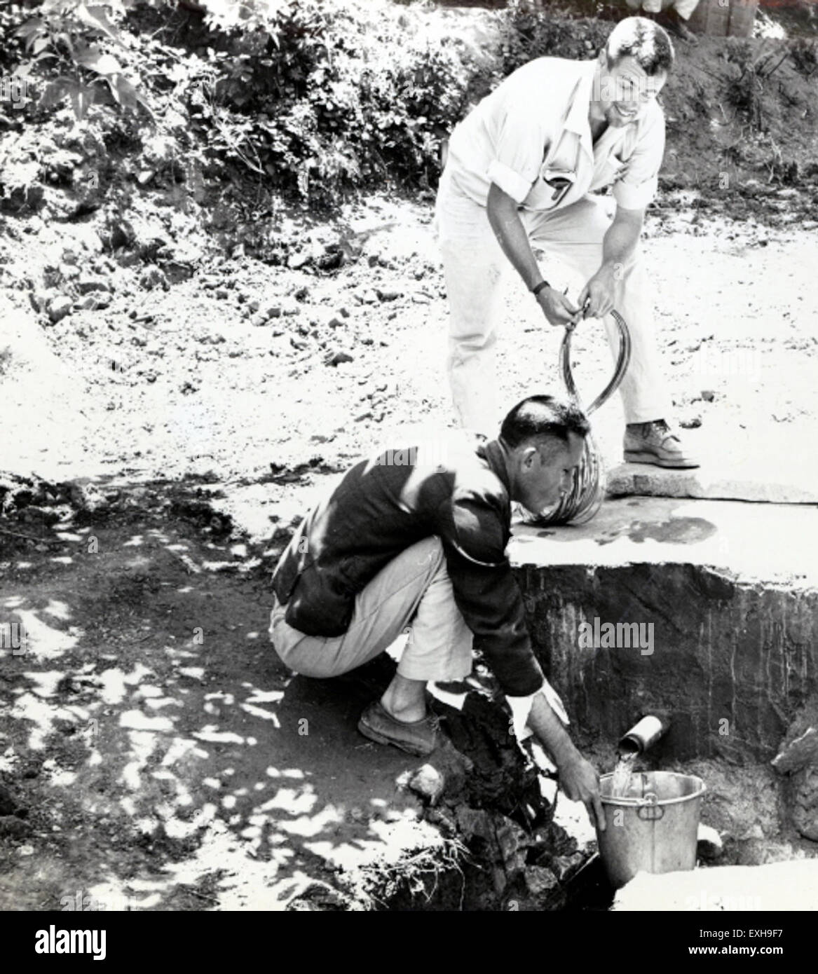 Community clean drinking water hi-res stock photography and images - Alamy