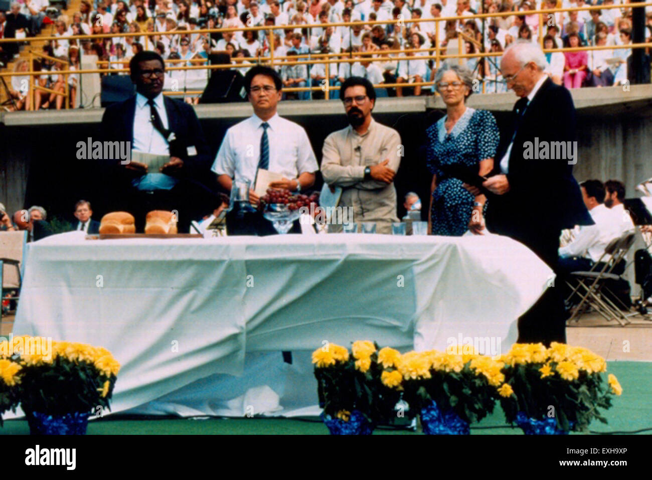 Image of communion at the Mennonite World Conference in Winnipeg ...