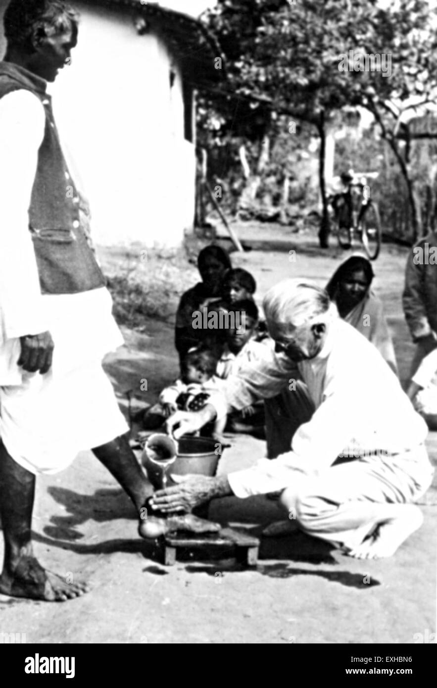 This image shows the foot washing ceremony at the Bihar Mennonite ...
