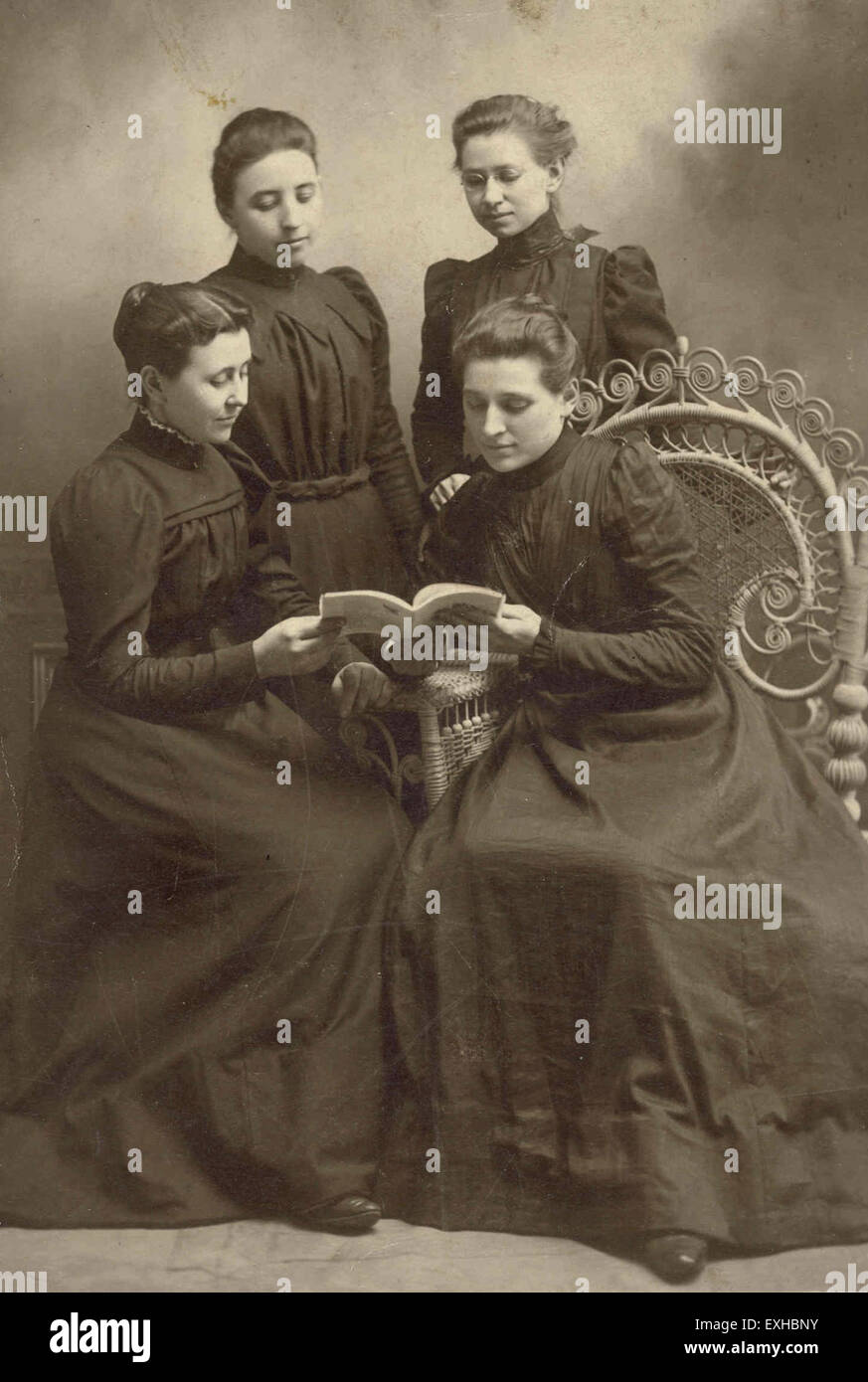 Mennonite women hi-res stock photography and images - Alamy