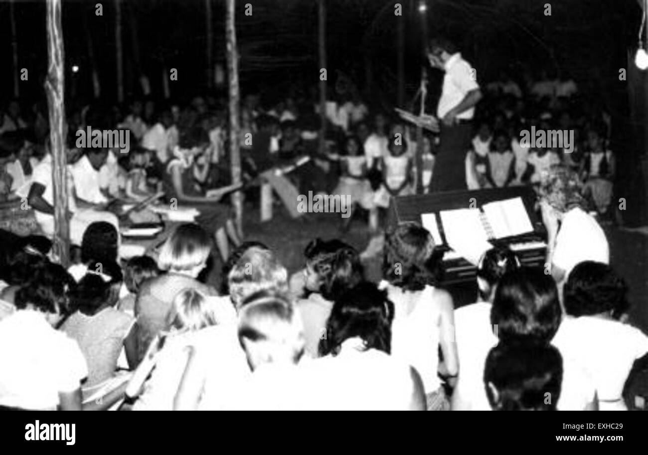 Mennonite gathering hi-res stock photography and images - Alamy