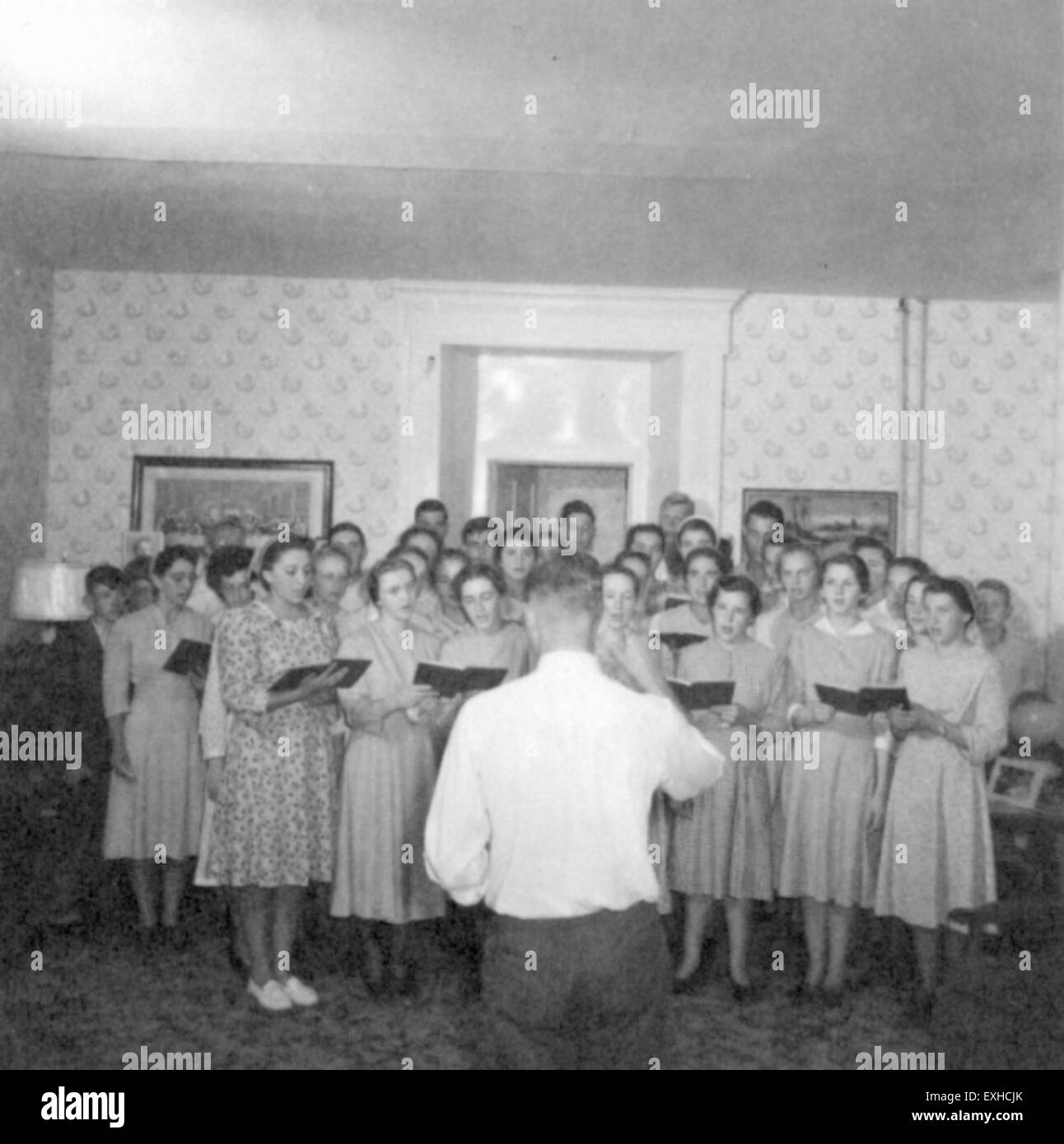 Chorus performed hi-res stock photography and images - Alamy