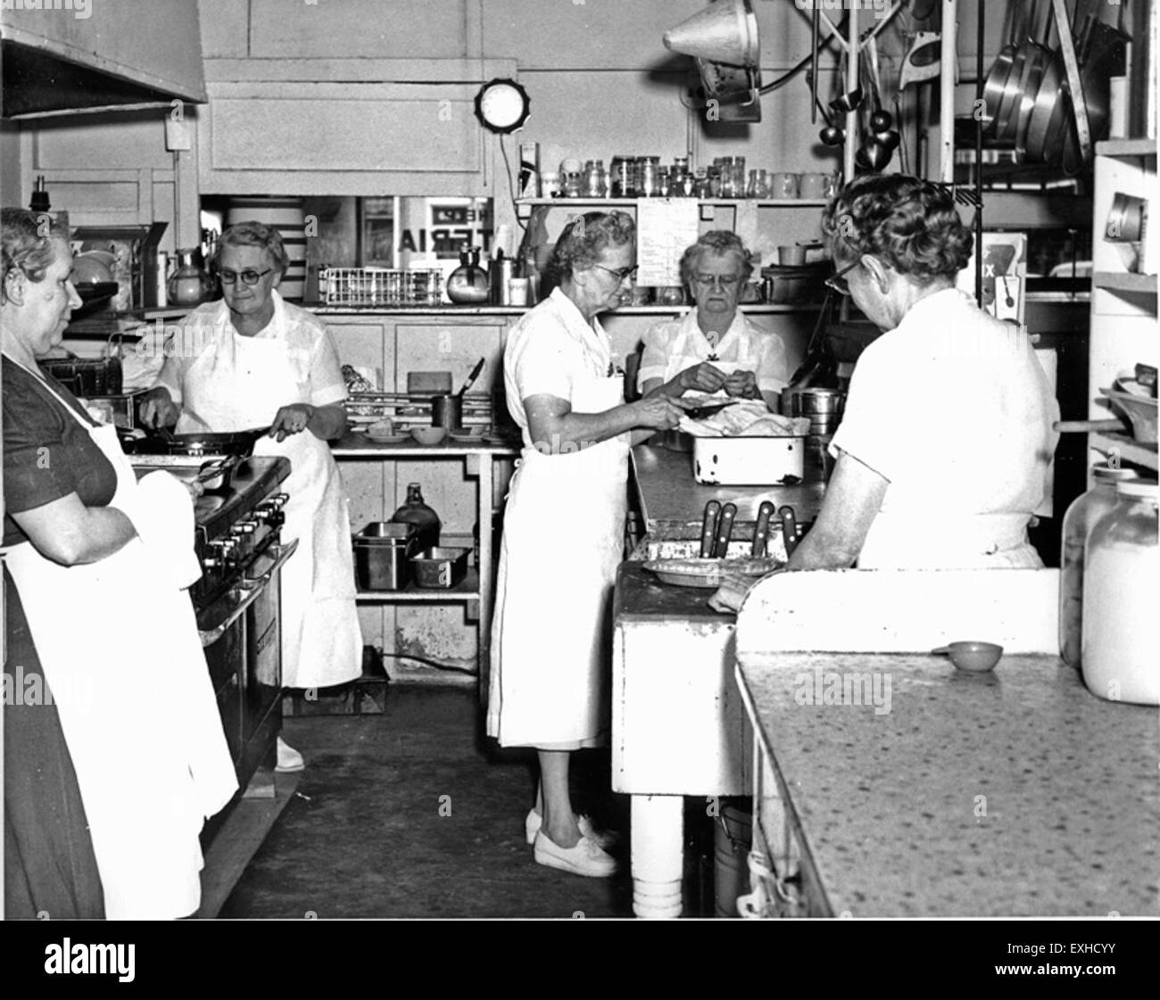 Restaurant Workers Black and White Stock Photos & Images - Alamy