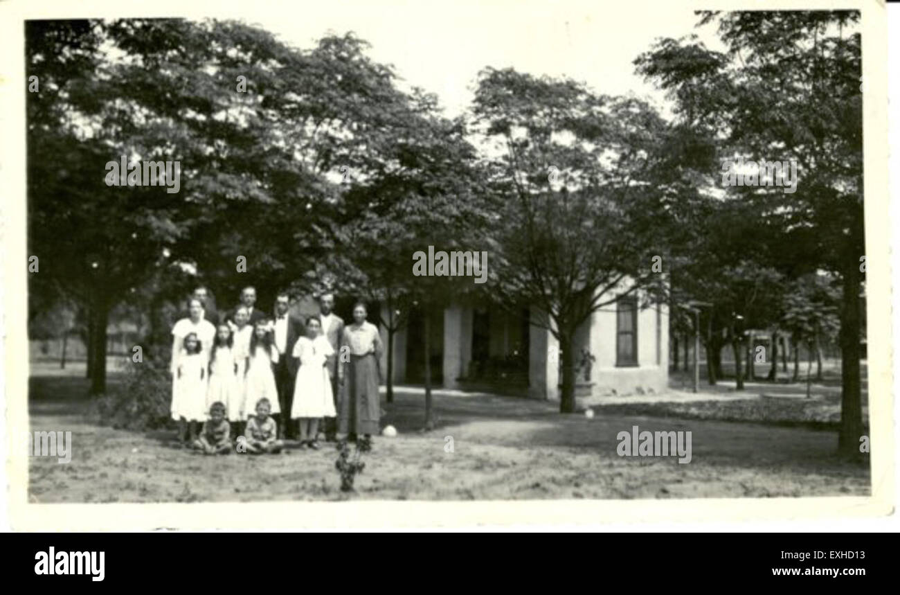 Family 1935 hi-res stock photography and images - Alamy