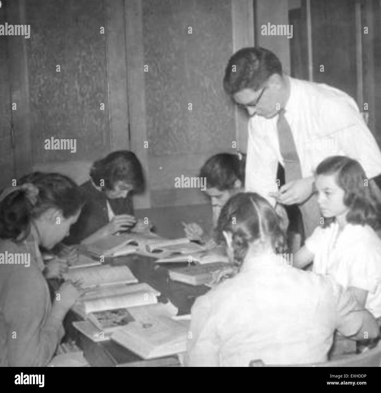 High School Biology class with teacher Carl Metzler Stock Photo - Alamy