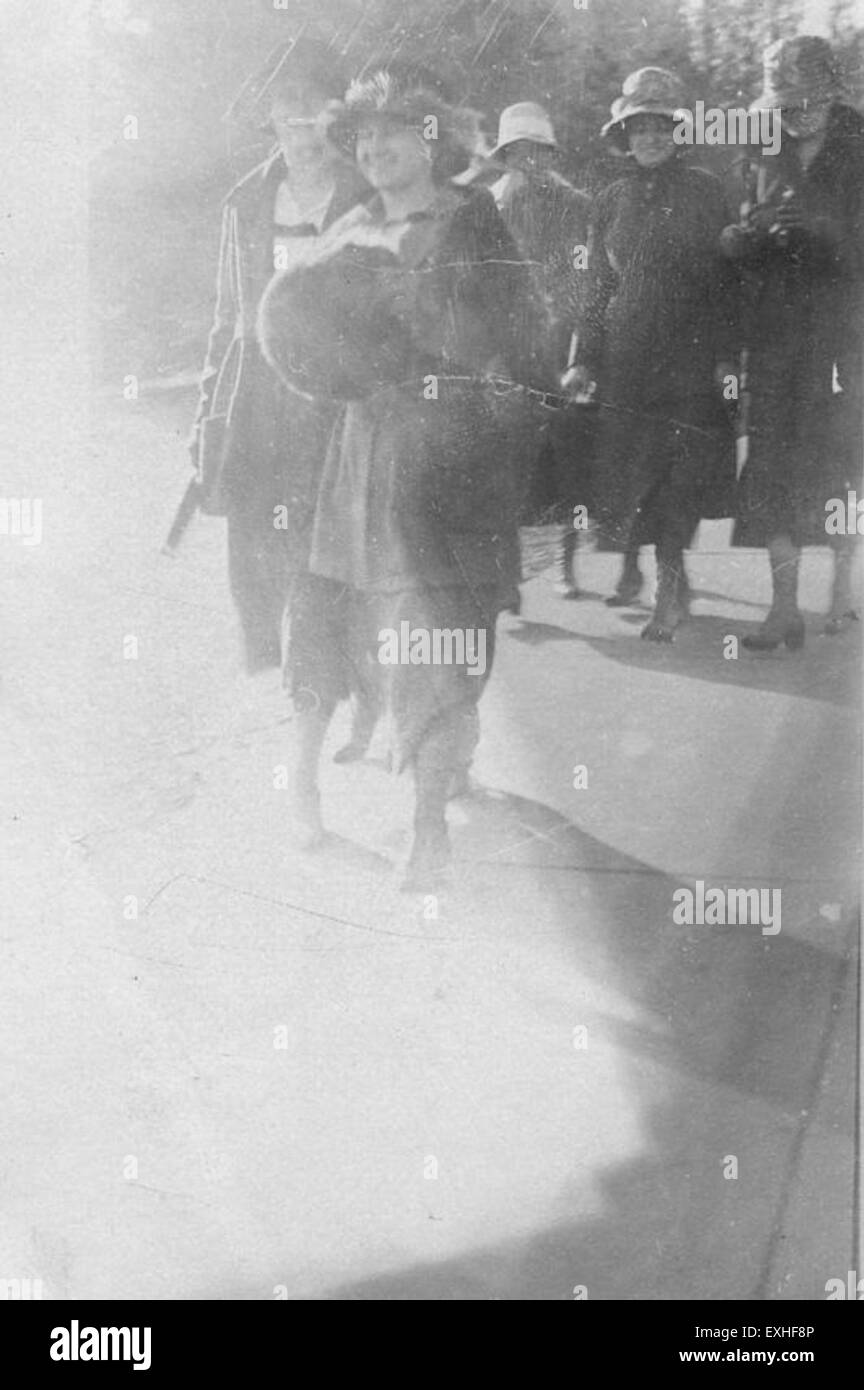 Lassies hi-res stock photography and images - Alamy