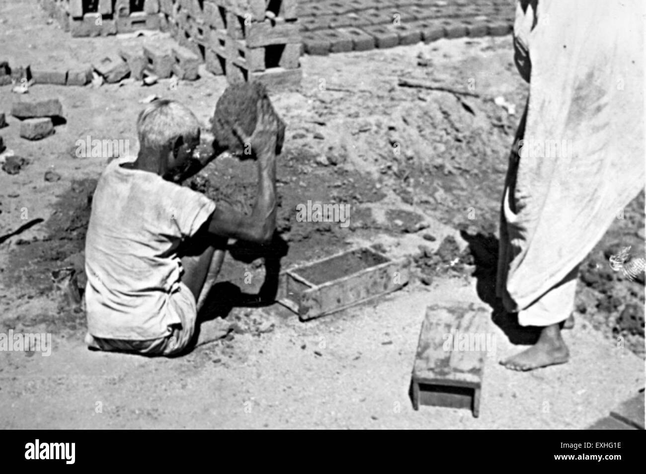1950s construction workers hi-res stock photography and images - Alamy