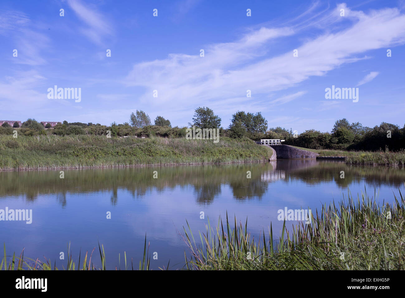 Devizes canal locks hi-res stock photography and images - Alamy