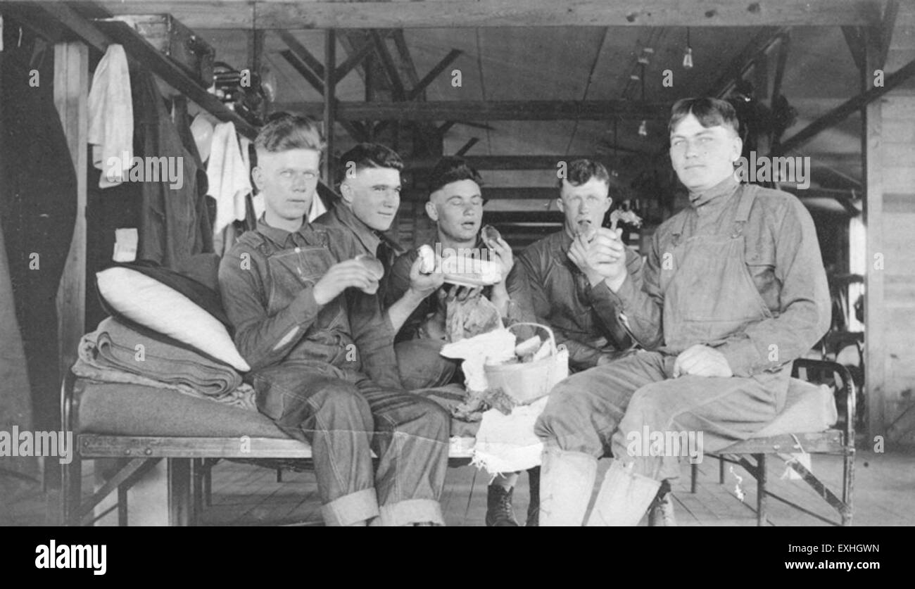 Conscientious objectors wwii hi-res stock photography and images - Alamy