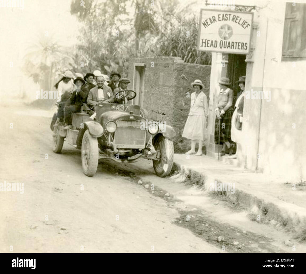 War relief organization hi-res stock photography and images - Alamy