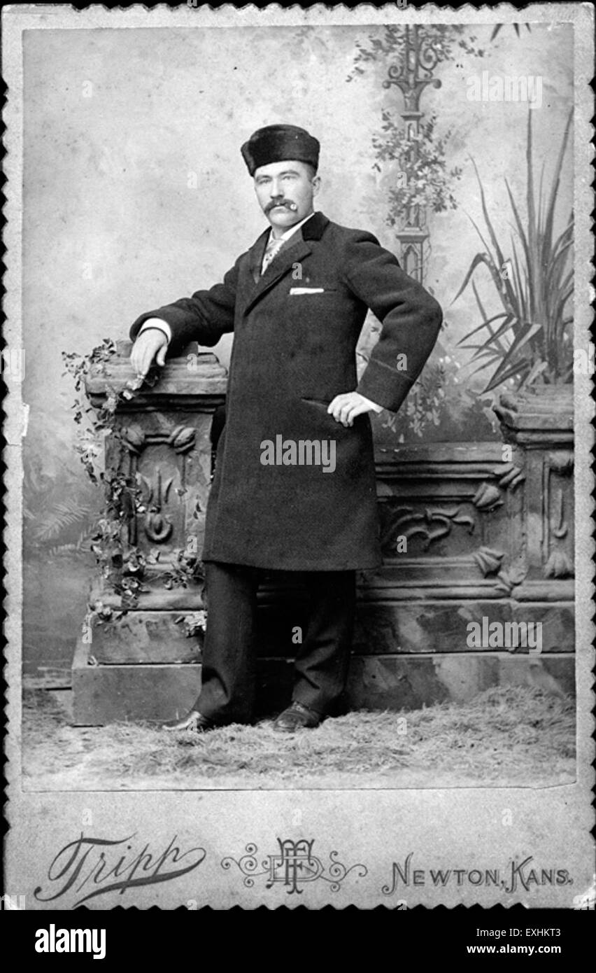 Vintage cigar smoking hi-res stock photography and images - Alamy