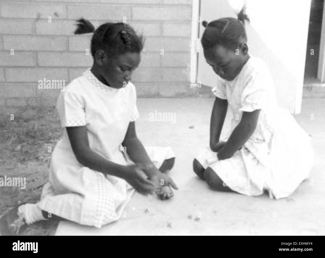 Children playing games black and white hi-res stock photography and ...