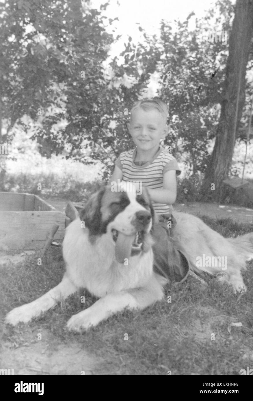This photograph by Ronny Kennell captures a moment in the Mennonite ...