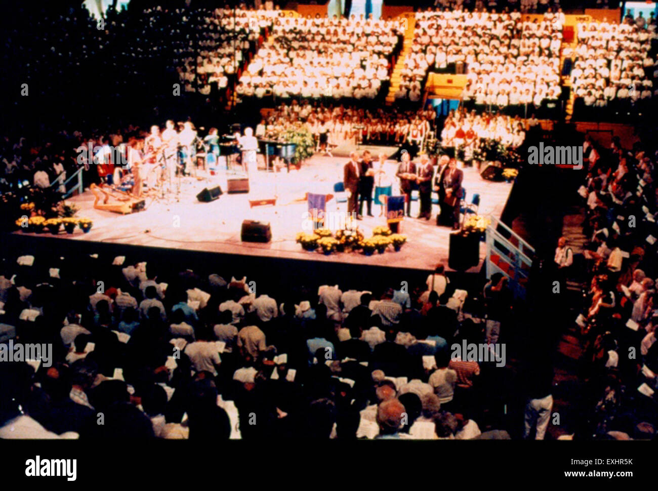 Arena stage hi-res stock photography and images - Alamy