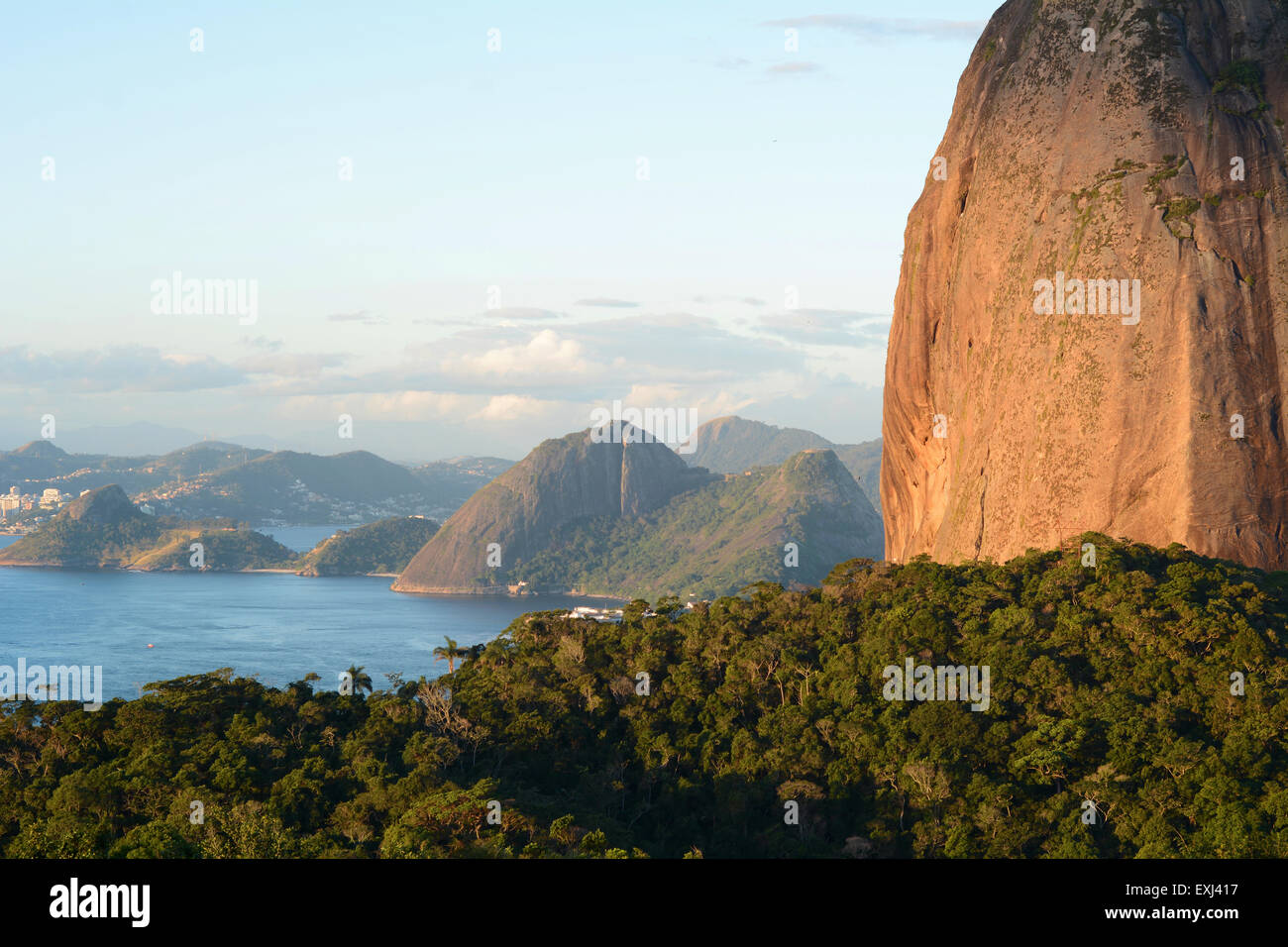 Sugar Loaf mountain in Rio de Janeiro, Brazil. Pan de Azucar Stock ...
