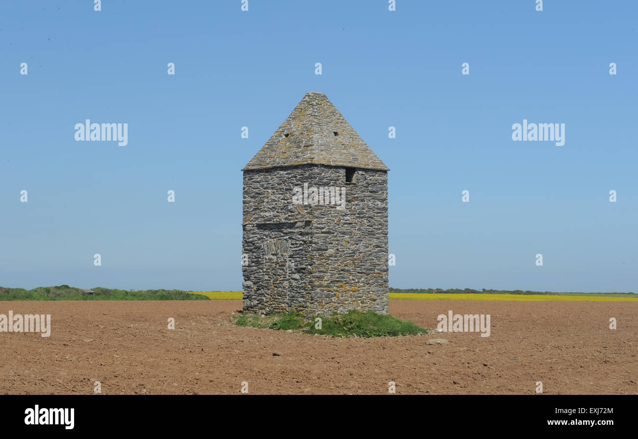 Disused Signal Station at West Soar on the South West Coastal Path ...