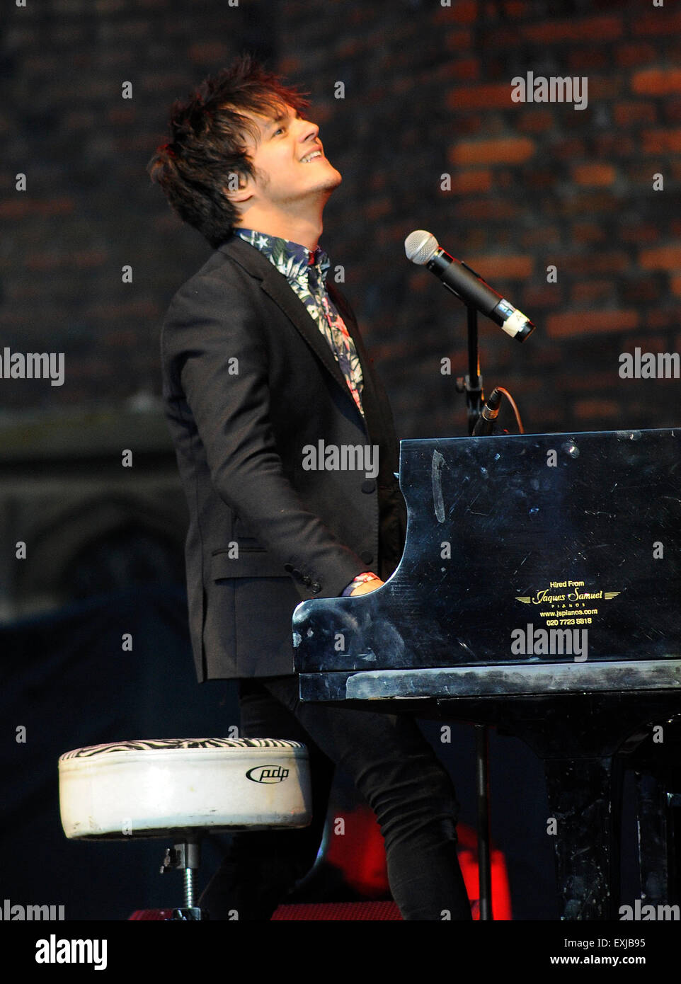 London. UK. Jamie Cullum performs on stage at Hampton Court Palace ...