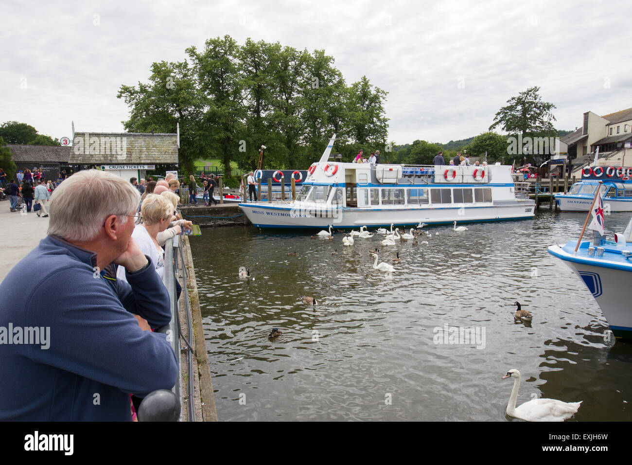 Lake Windermere Cumbria 14th July 2015 .UK Weather Lake Windermere suny ...