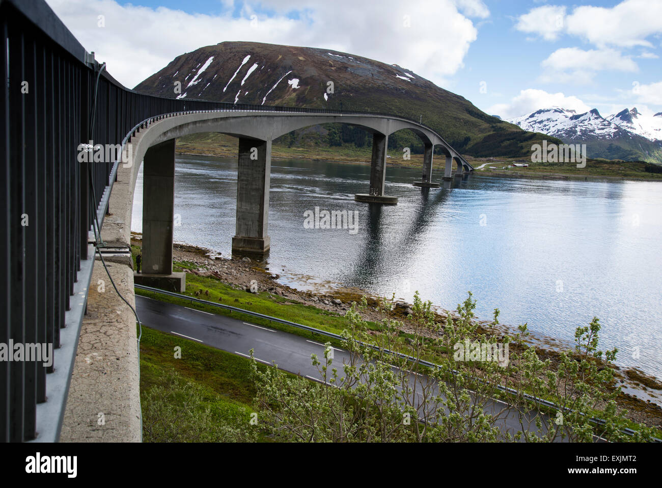 Stone bridge over road hi-res stock photography and images - Alamy
