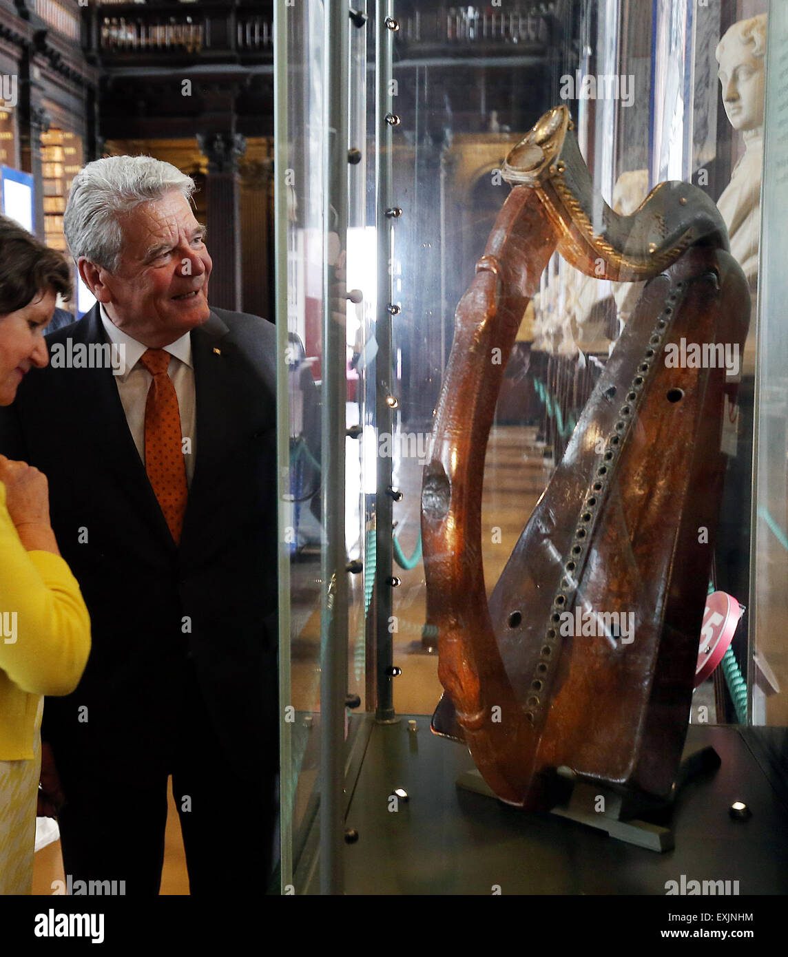 The brian boru harp hi-res stock photography and images - Alamy