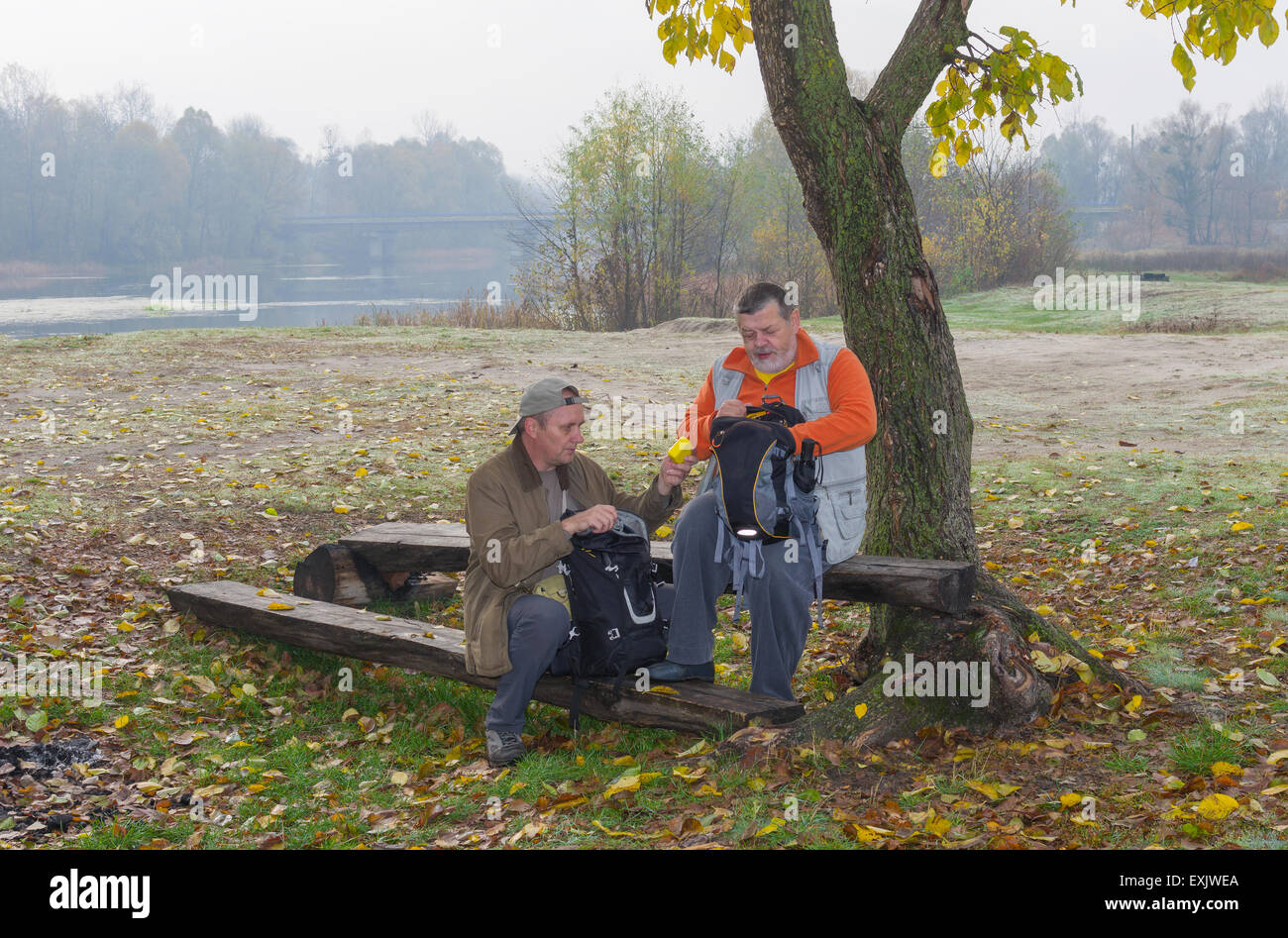 Rest under tree hi-res stock photography and images - Alamy