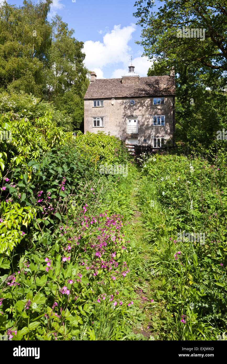 1700s cottages hi-res stock photography and images - Alamy