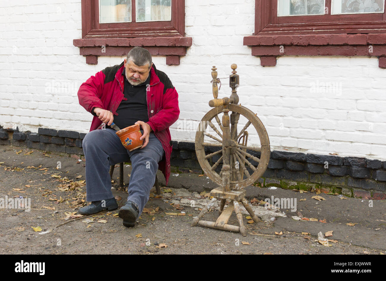 Daily work hi-res stock photography and images - Alamy