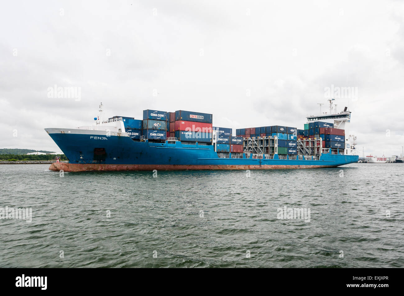 Irish container docks hi-res stock photography and images - Alamy