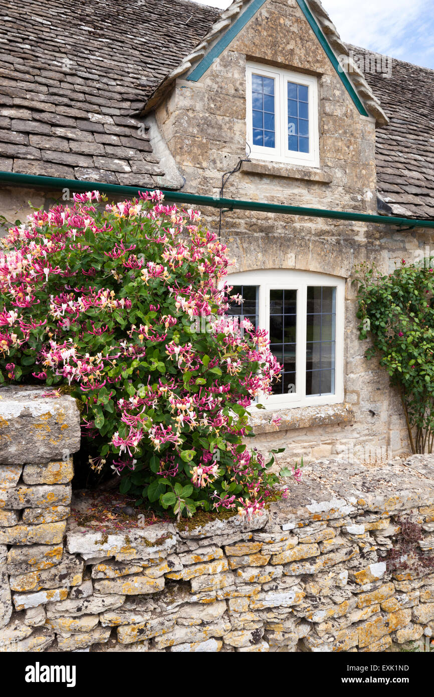 Dormer cottage hi-res stock photography and images - Alamy