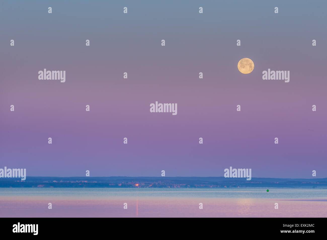 Moon over bay hi-res stock photography and images - Alamy