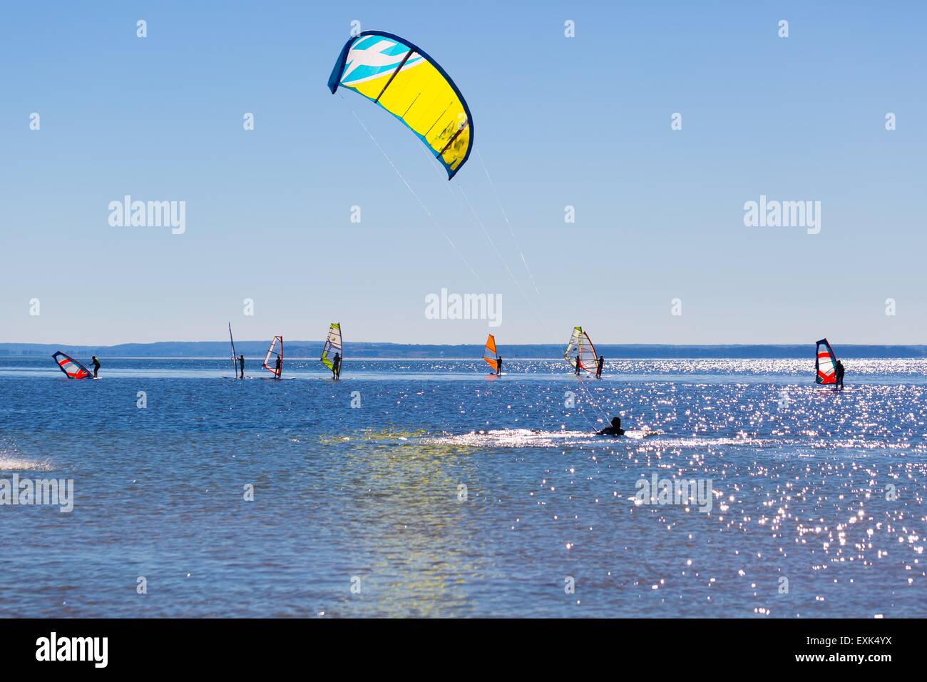 Athlete in sea on kite hi-res stock photography and images - Alamy