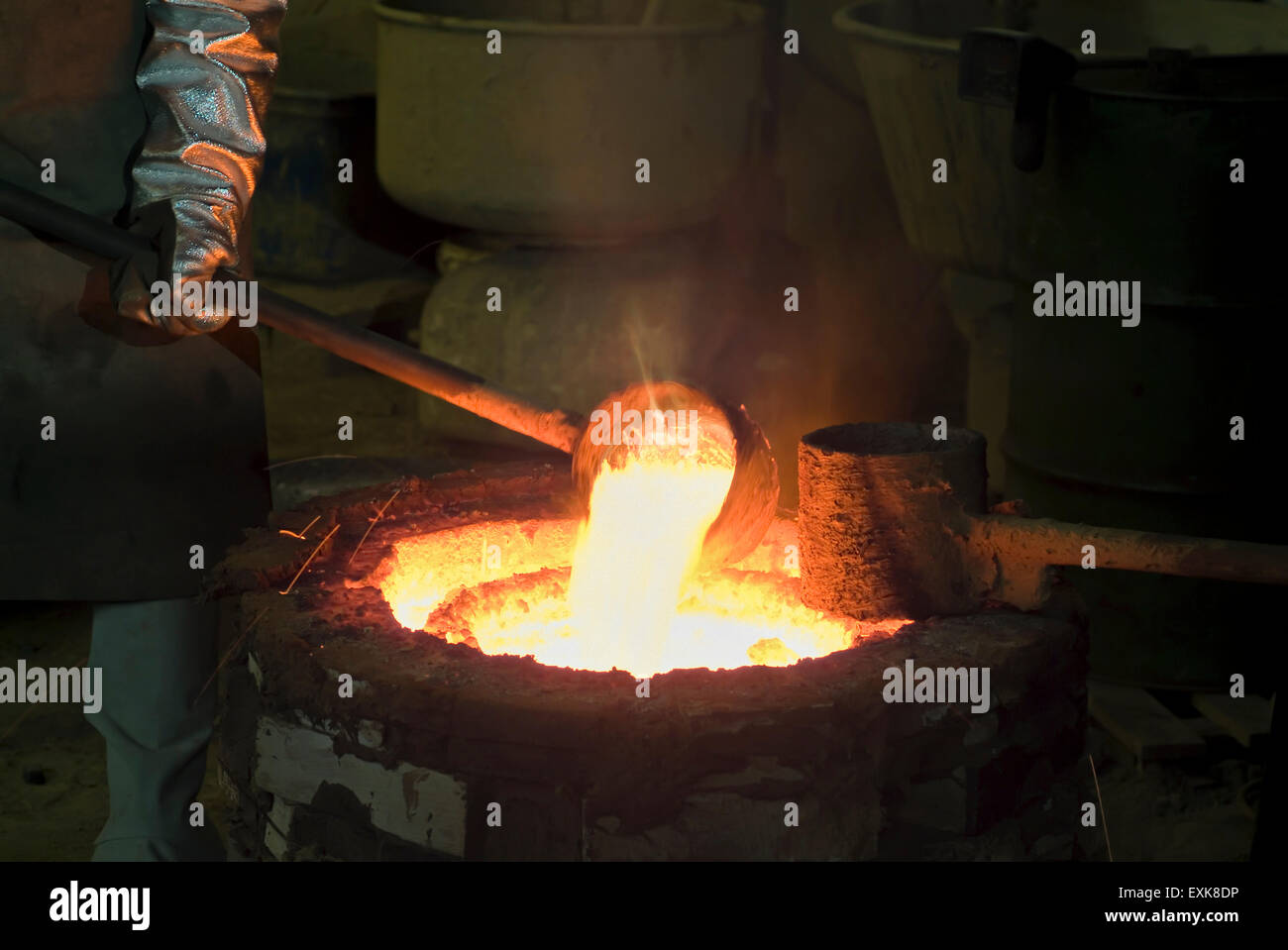 Bronze casting hi-res stock photography and images - Alamy
