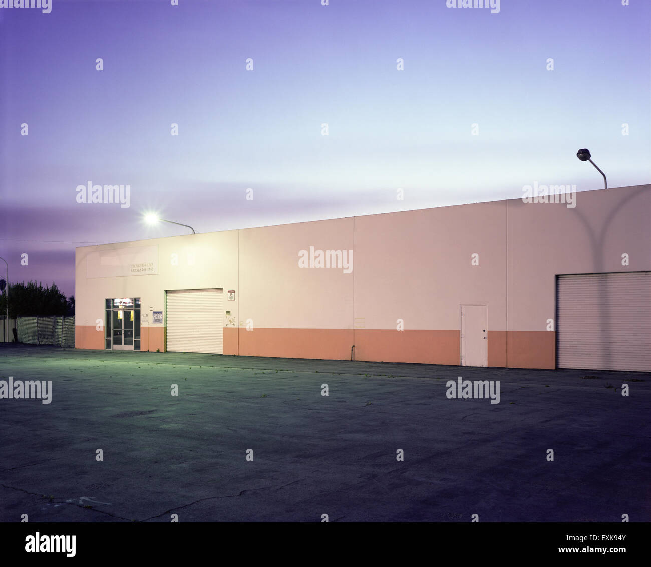 Closed warehouse hi-res stock photography and images - Alamy