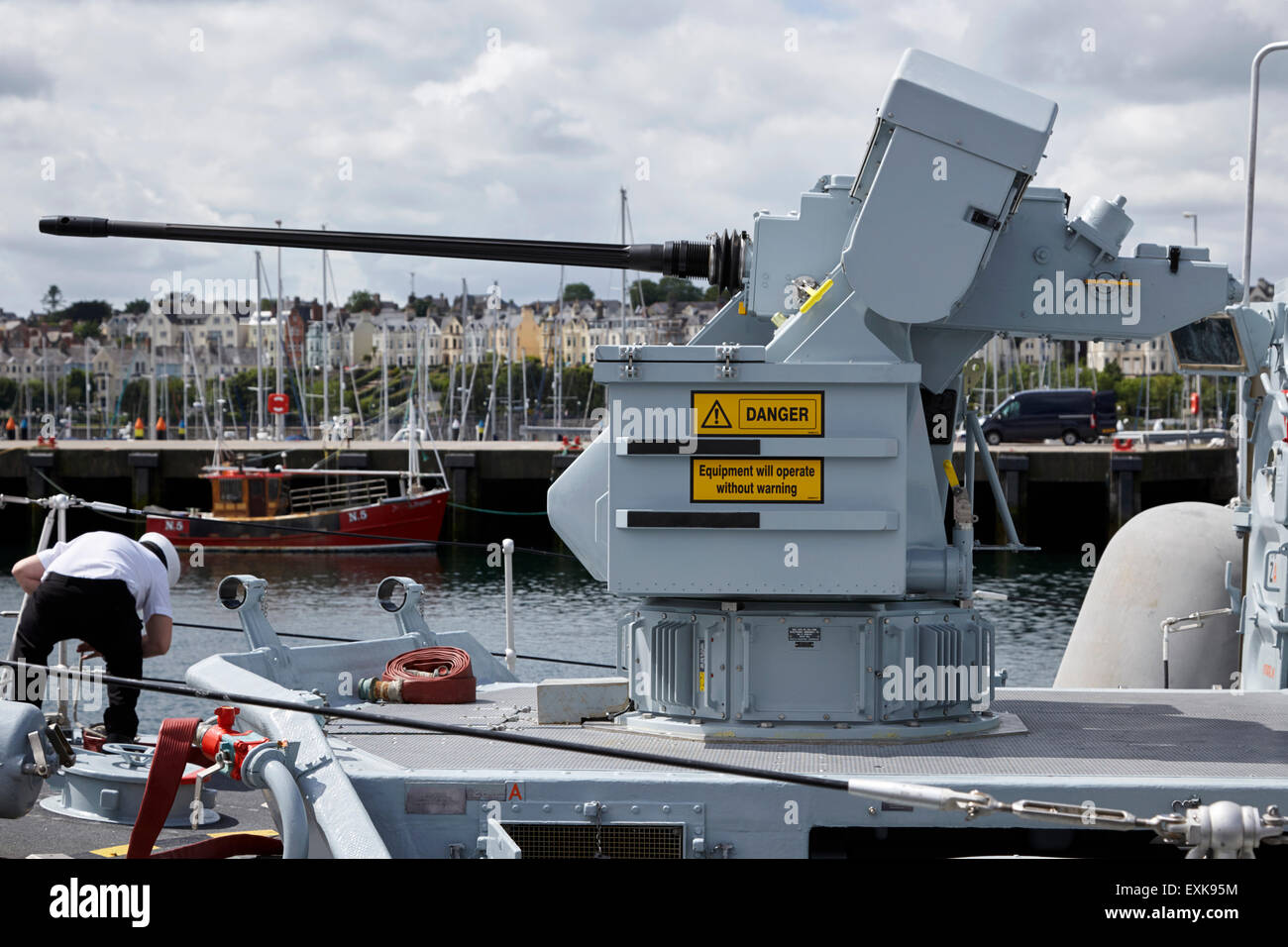 30mm DS30m mk2 ship protection automatic gun on board HMS Ramsey Stock ...