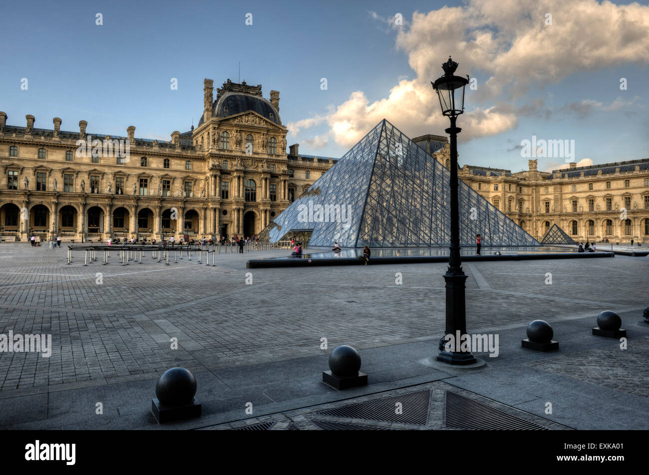 Louvre blue sky hi-res stock photography and images - Alamy