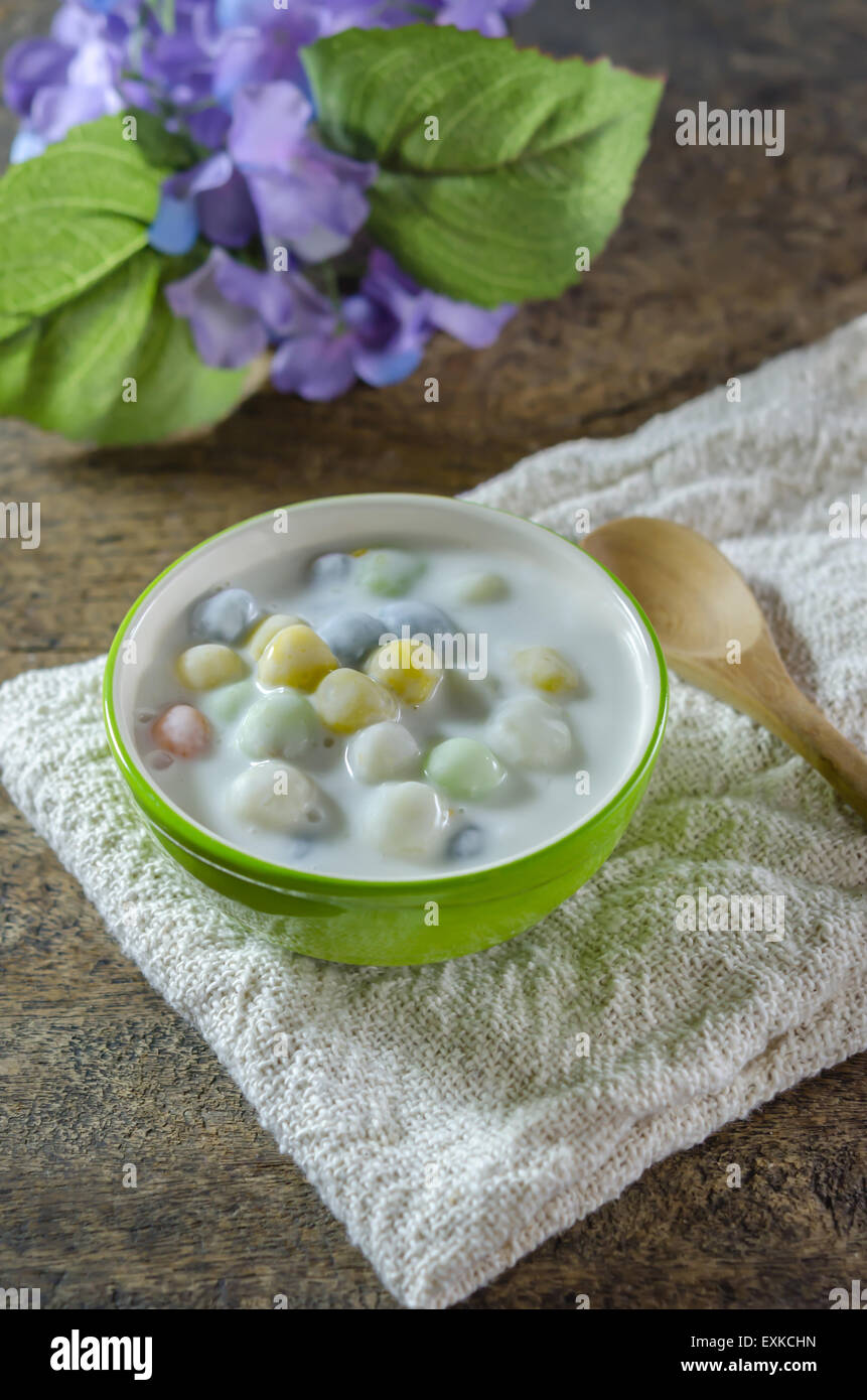 Bua Loy (Rice Dumplings in Coconut Milk) asian dessert Stock Photo - Alamy