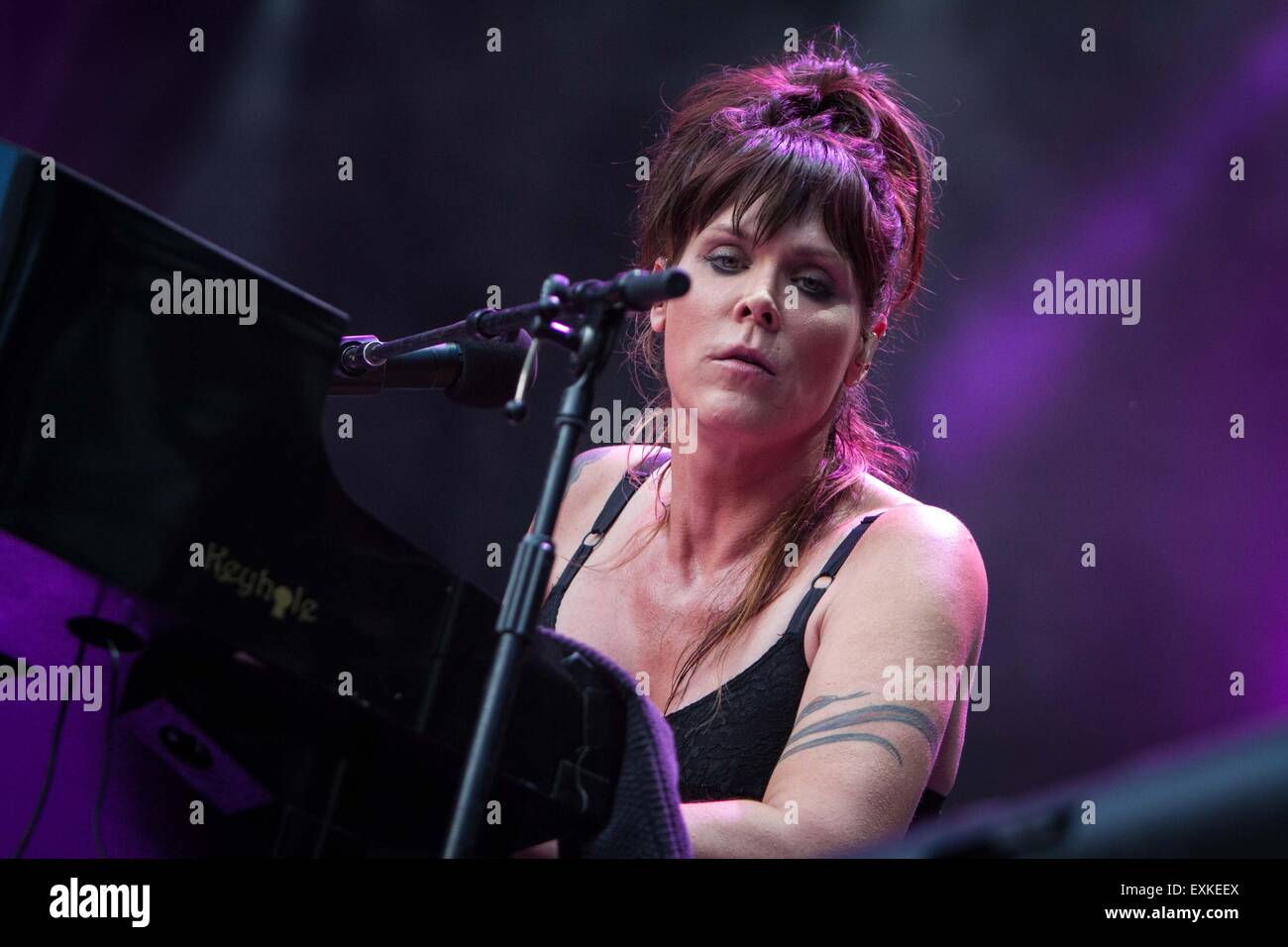 American rock singer beth hart hi-res stock photography and images - Alamy