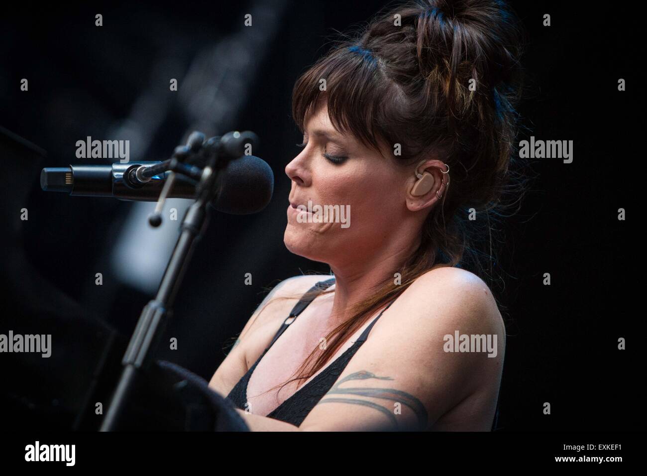 American rock singer beth hart hi-res stock photography and images - Alamy