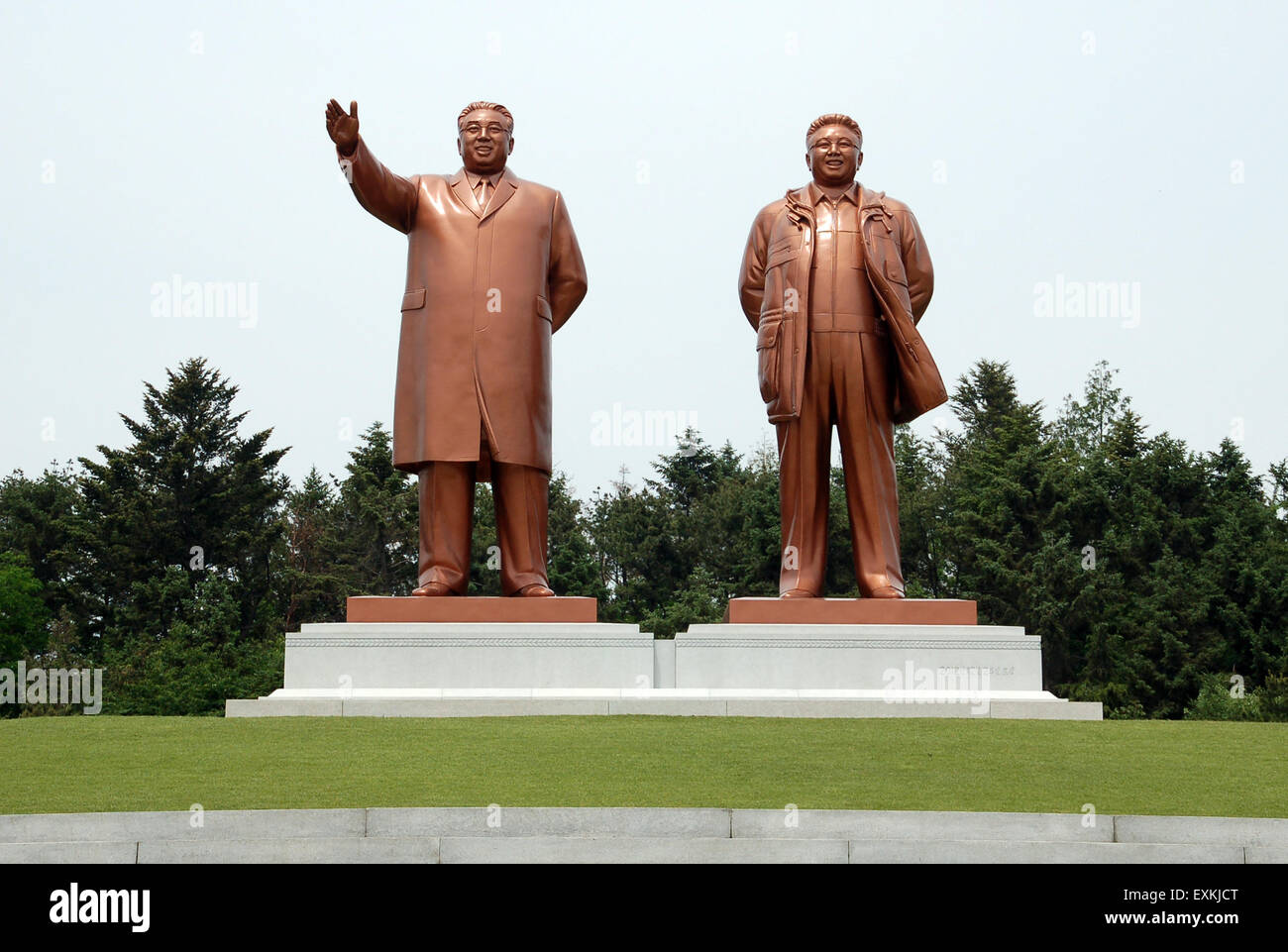 Pyongyang, North Korea. 30th May, 2015. The statues of state founder ...