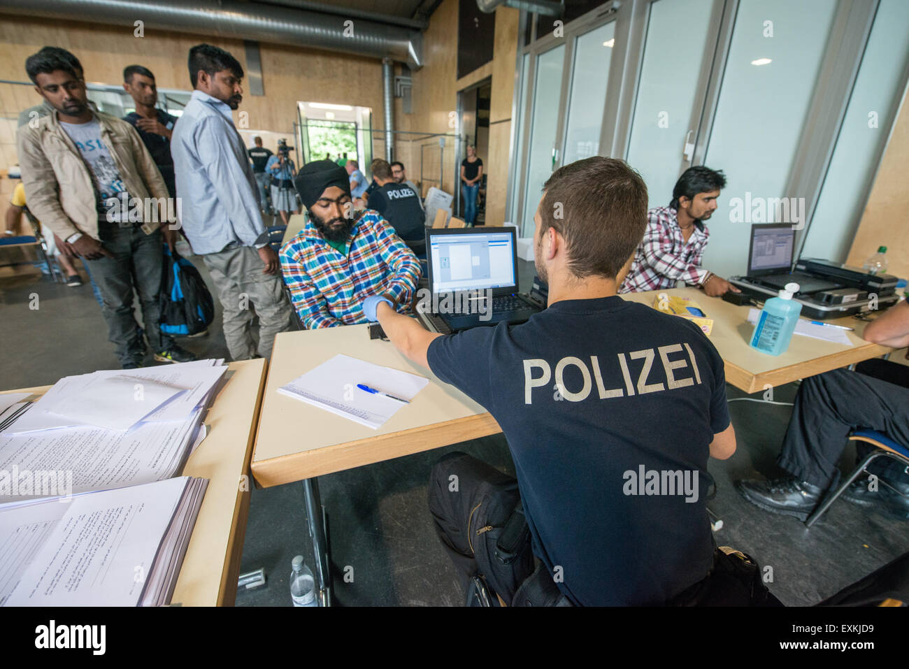 Passau, Germany. 14th July, 2015. An officer of the German federal ...