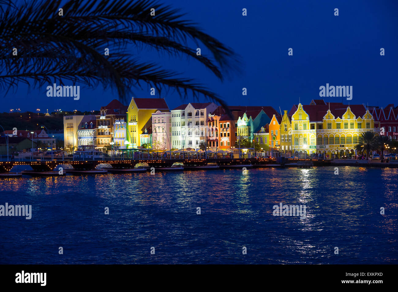 Night view curacao hi-res stock photography and images - Alamy