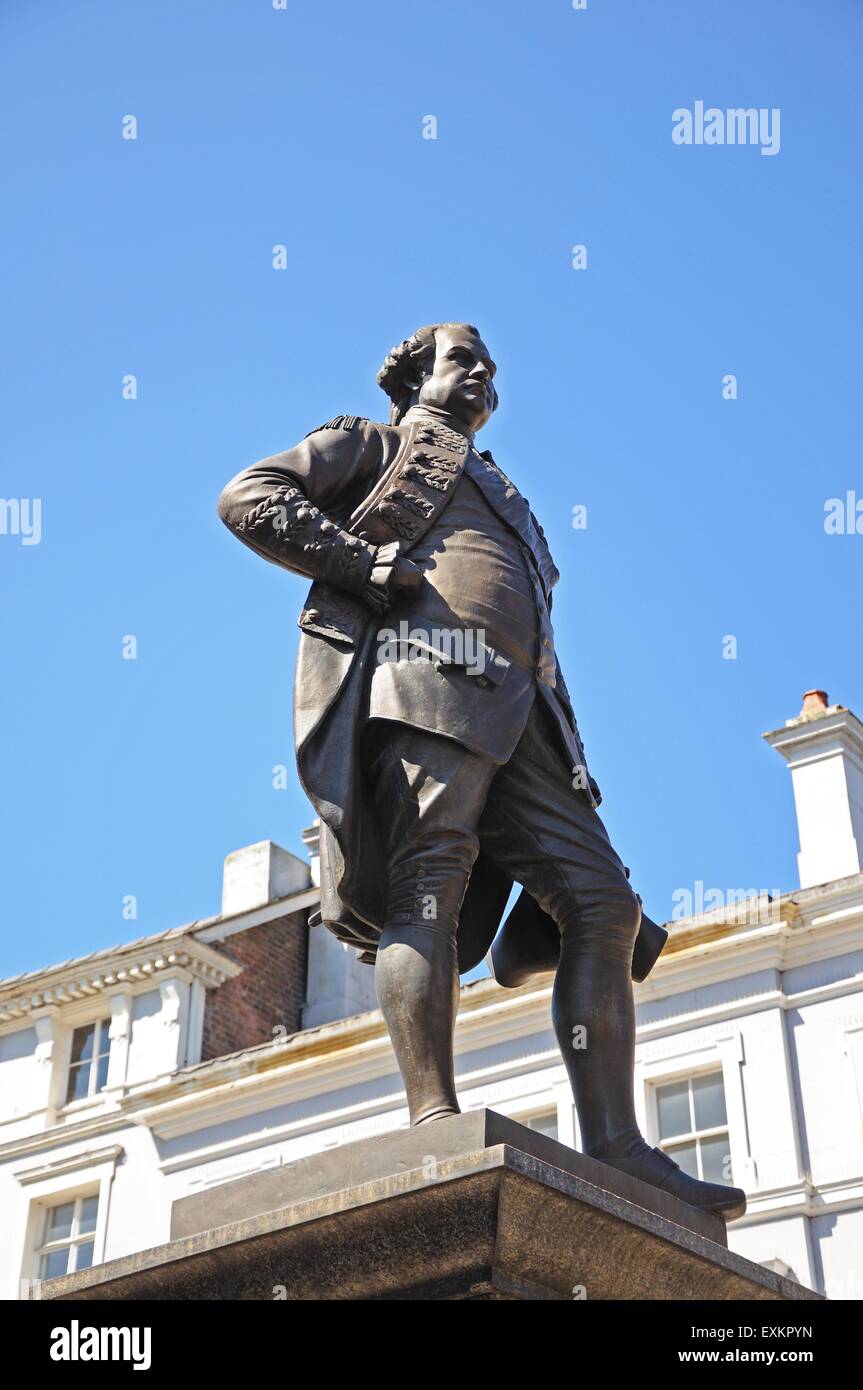 Clive of india statue hi-res stock photography and images - Alamy