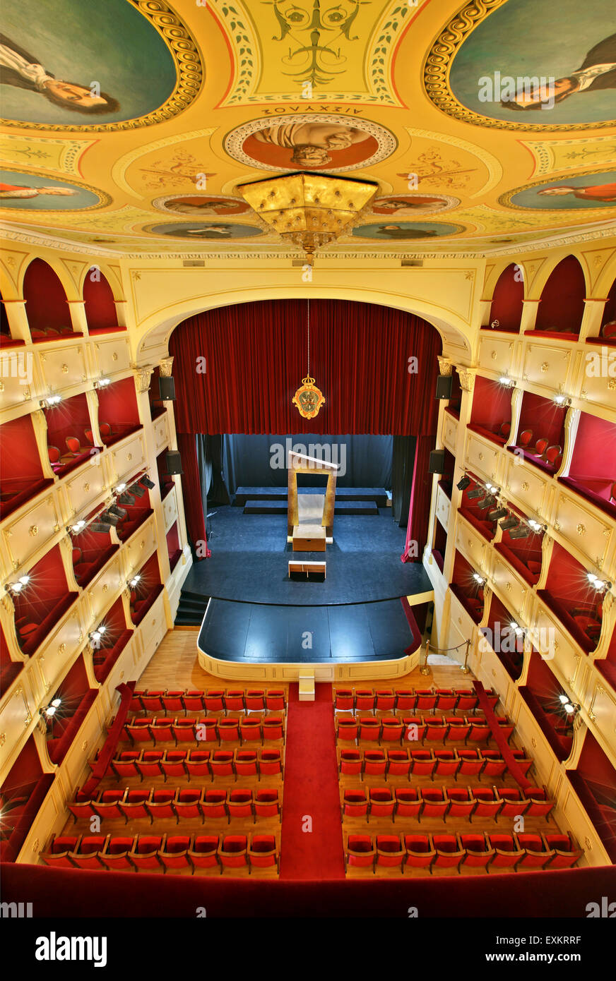 The inside of apollo theater hi-res stock photography and images - Alamy