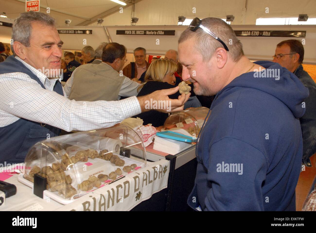 Smelling the white truffle hi-res stock photography and images - Alamy