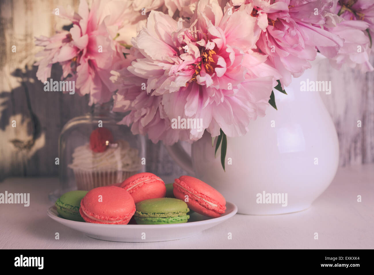Dessert and flowers Stock Photo - Alamy