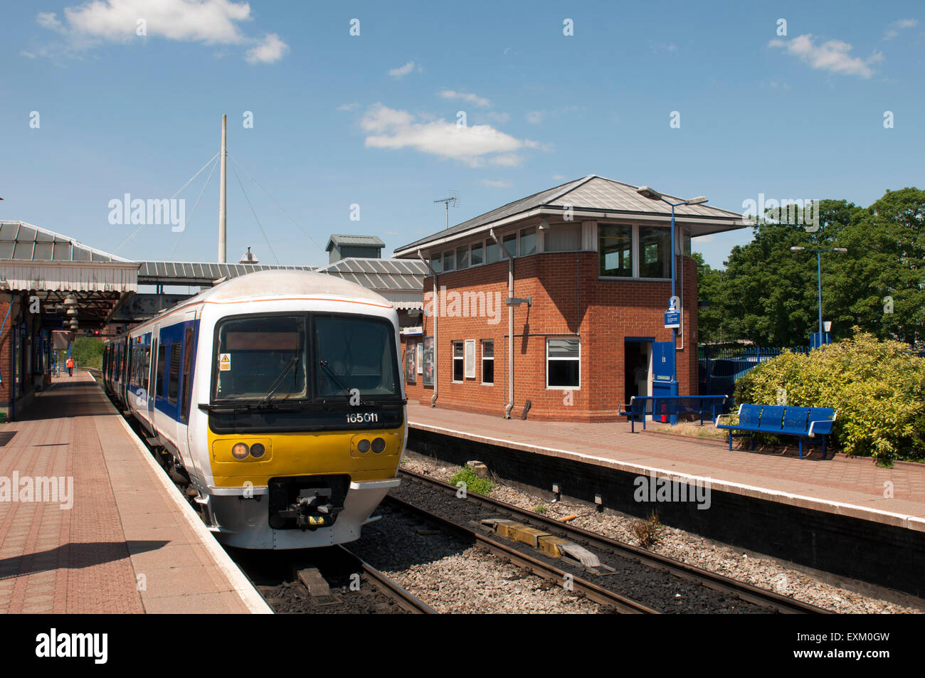 Chiltern Railways train at Aylesbury station, Buckinghamshire, England ...