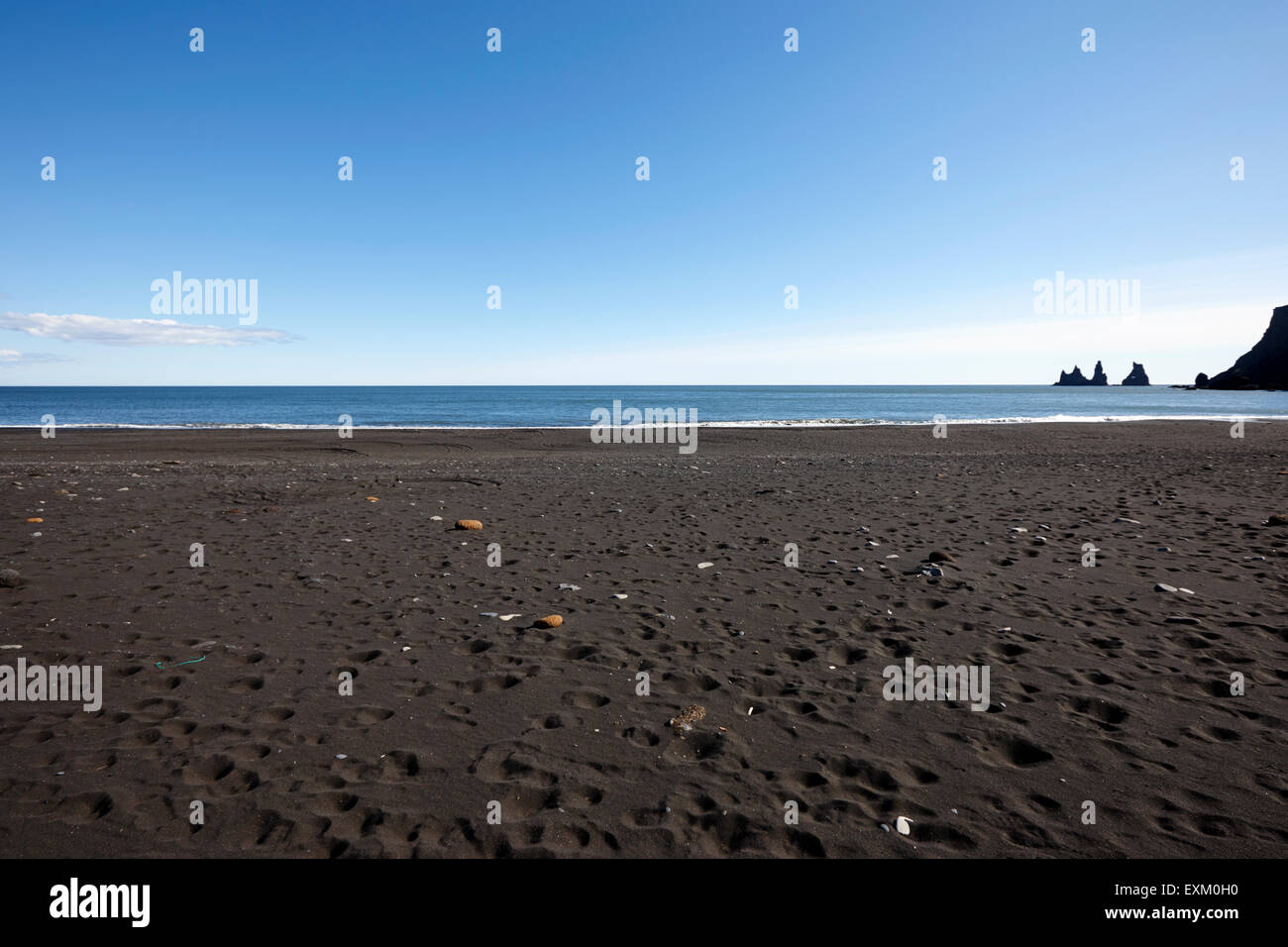 Vik volcanic beach hi-res stock photography and images - Alamy