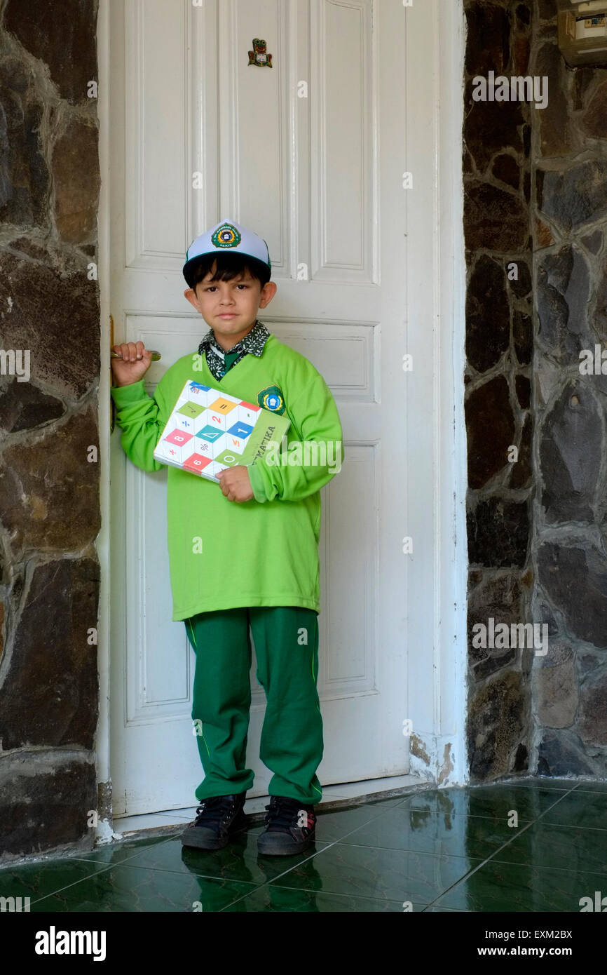 Indonesian school uniform hi-res stock photography and images - Alamy